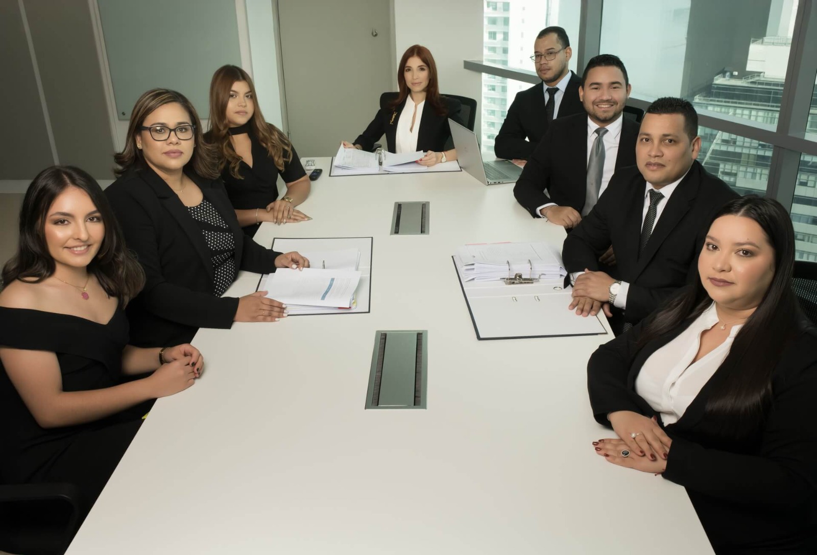 La importancia del rol de la mujer profesional en las sociedades ...